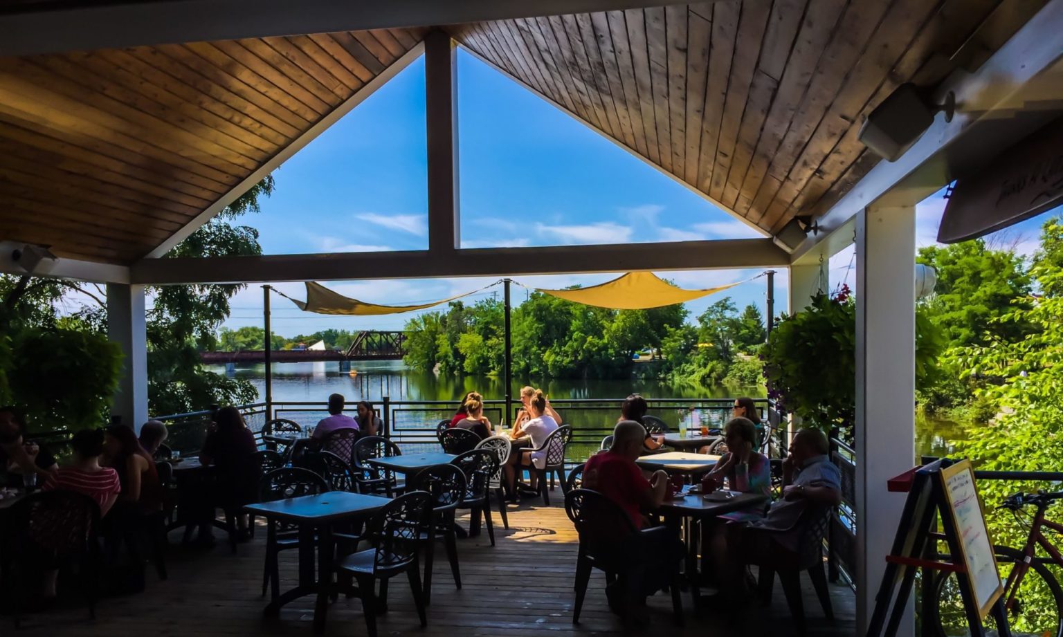 Silver Bean Cafe – Your waterfront cottage in the city